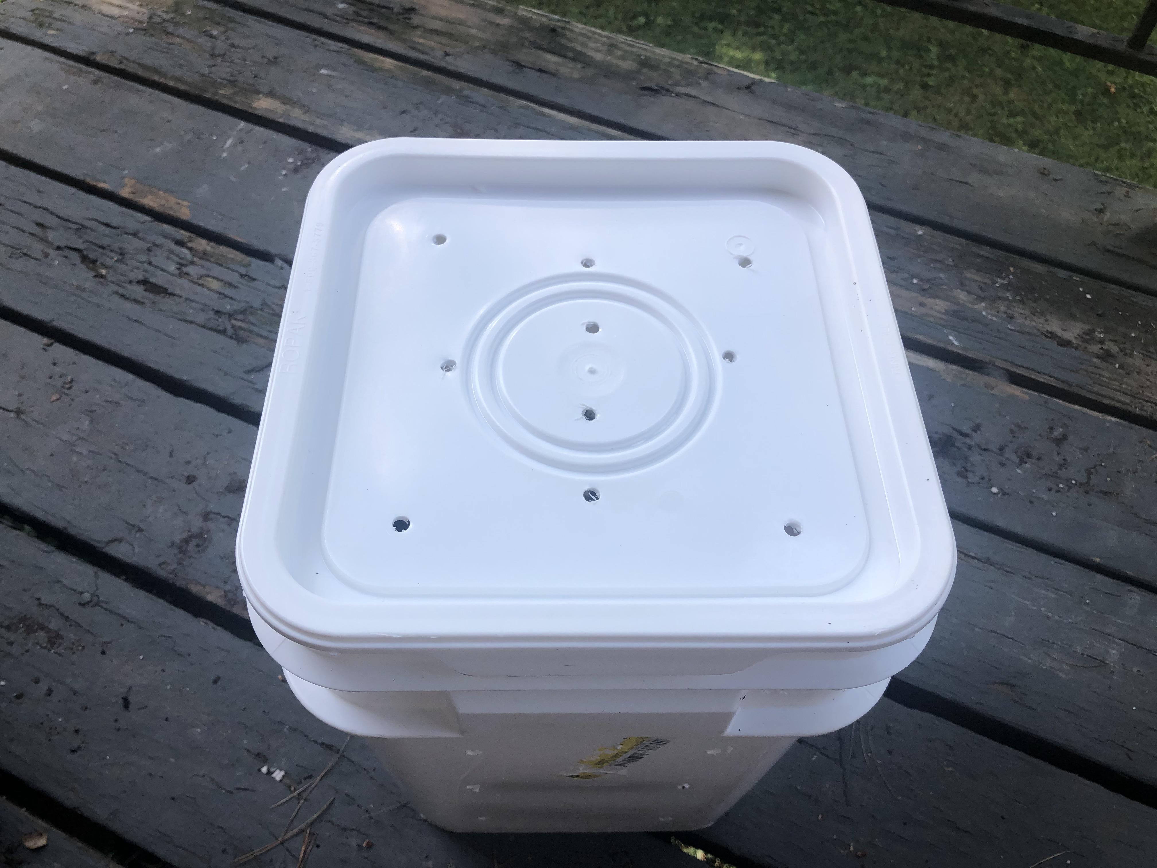 Making Your Own Compost Bin DIY – Sustainable Consumptions